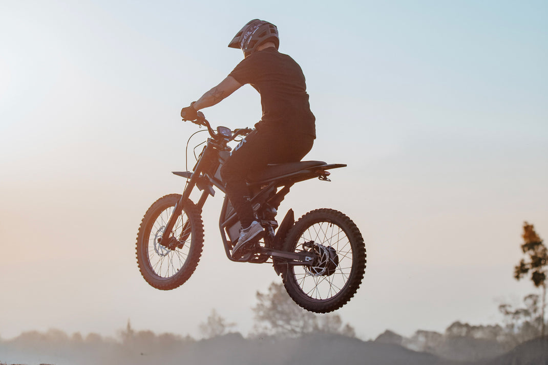 Z8 Moped-Style Electric Bike - 1500W 28 MPH Dual Battery eBike | Riding ...